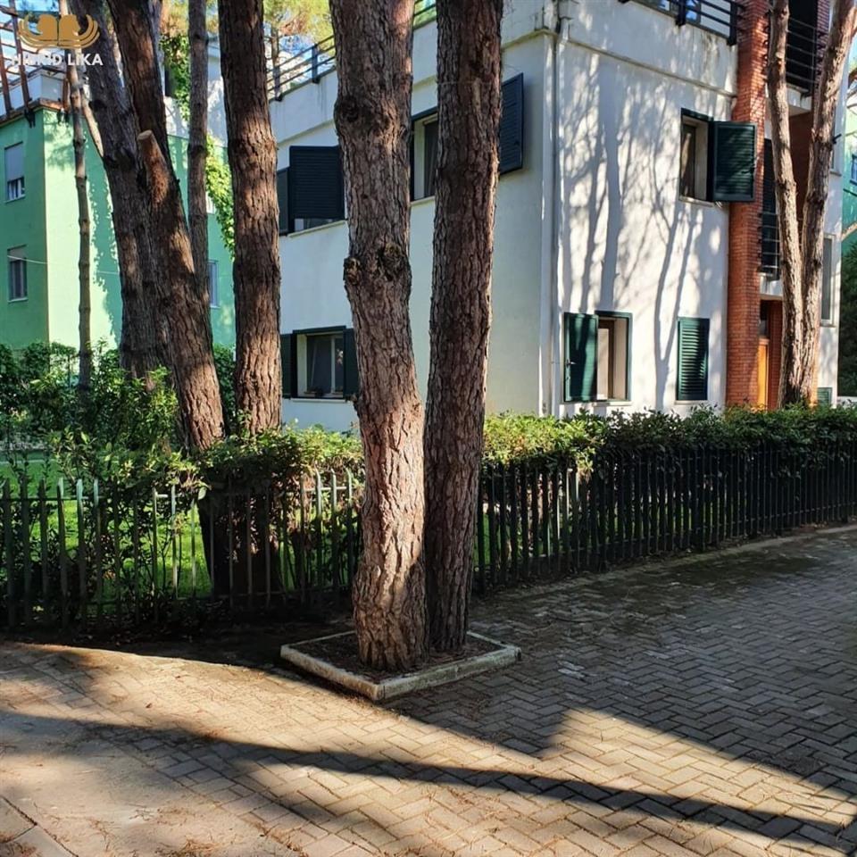 Shitet Vila ne Qerret | Kavajë Shitet Vila ne Qerret | Kavajë